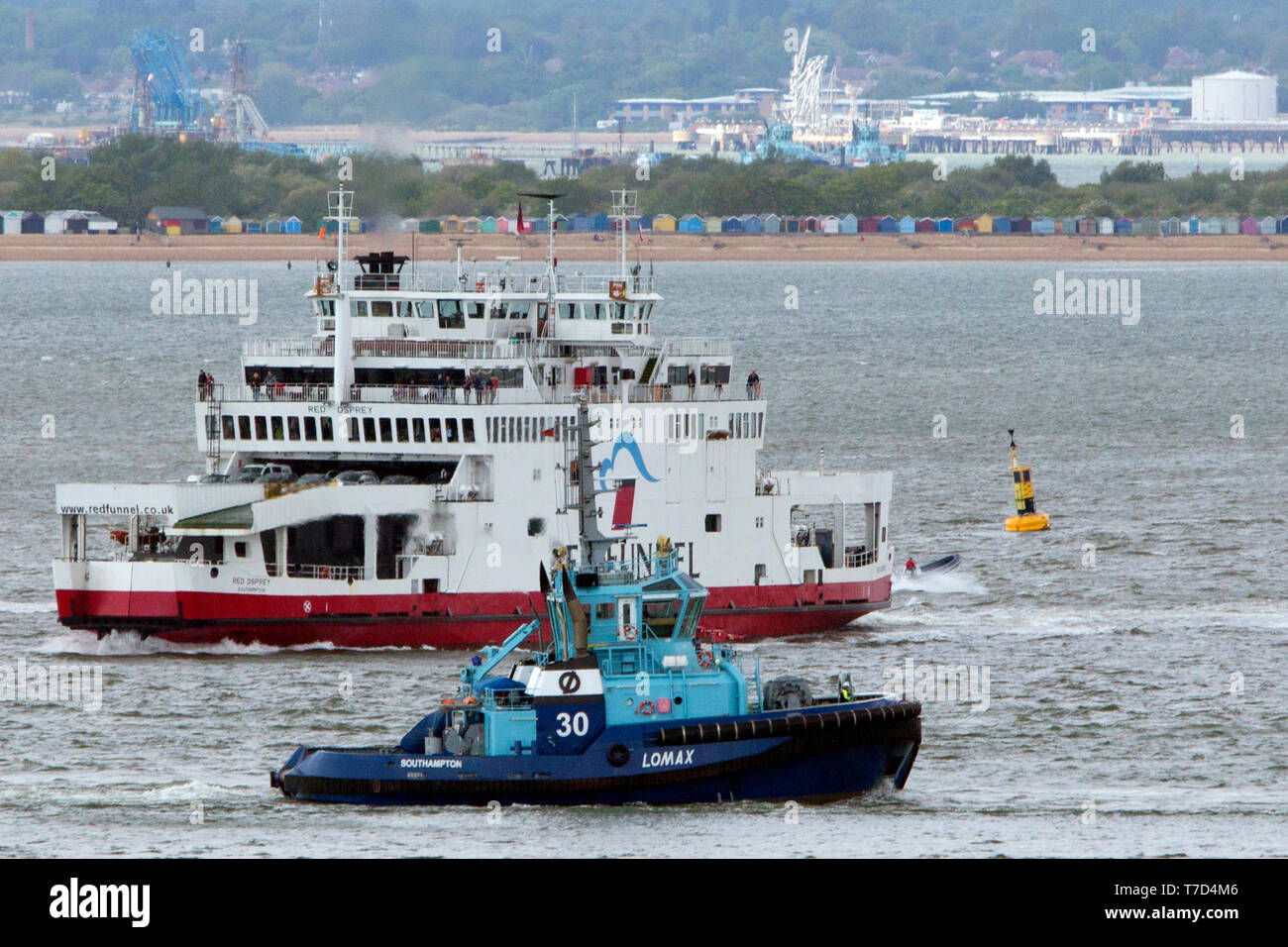 Towing hawser hi-res stock photography and images - Alamy