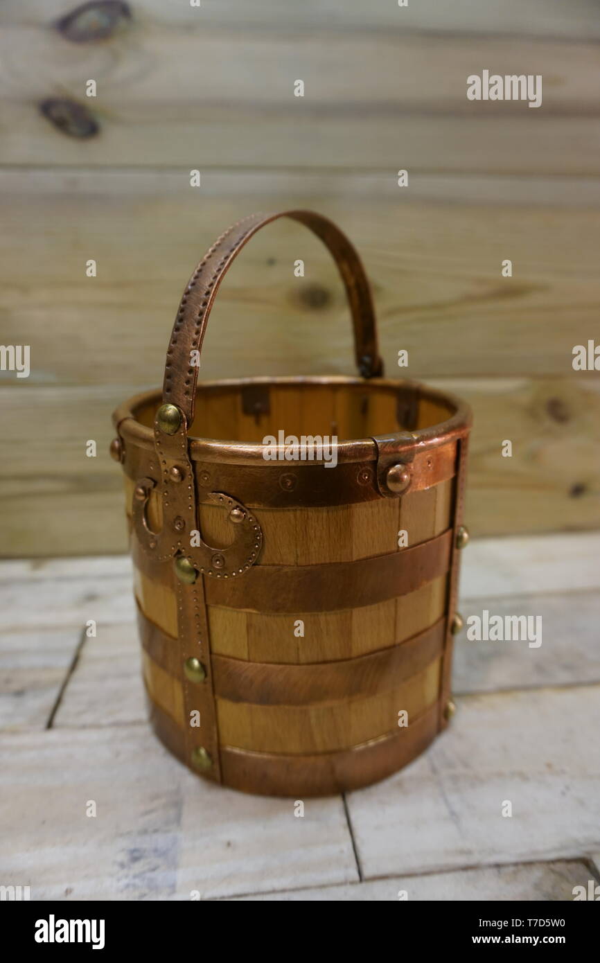 Copper bucket with handle hi-res stock photography and images - Alamy