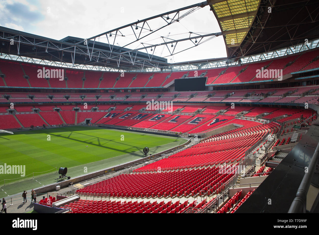 Empty seats at wembley stadium hi-res stock photography and images - Alamy
