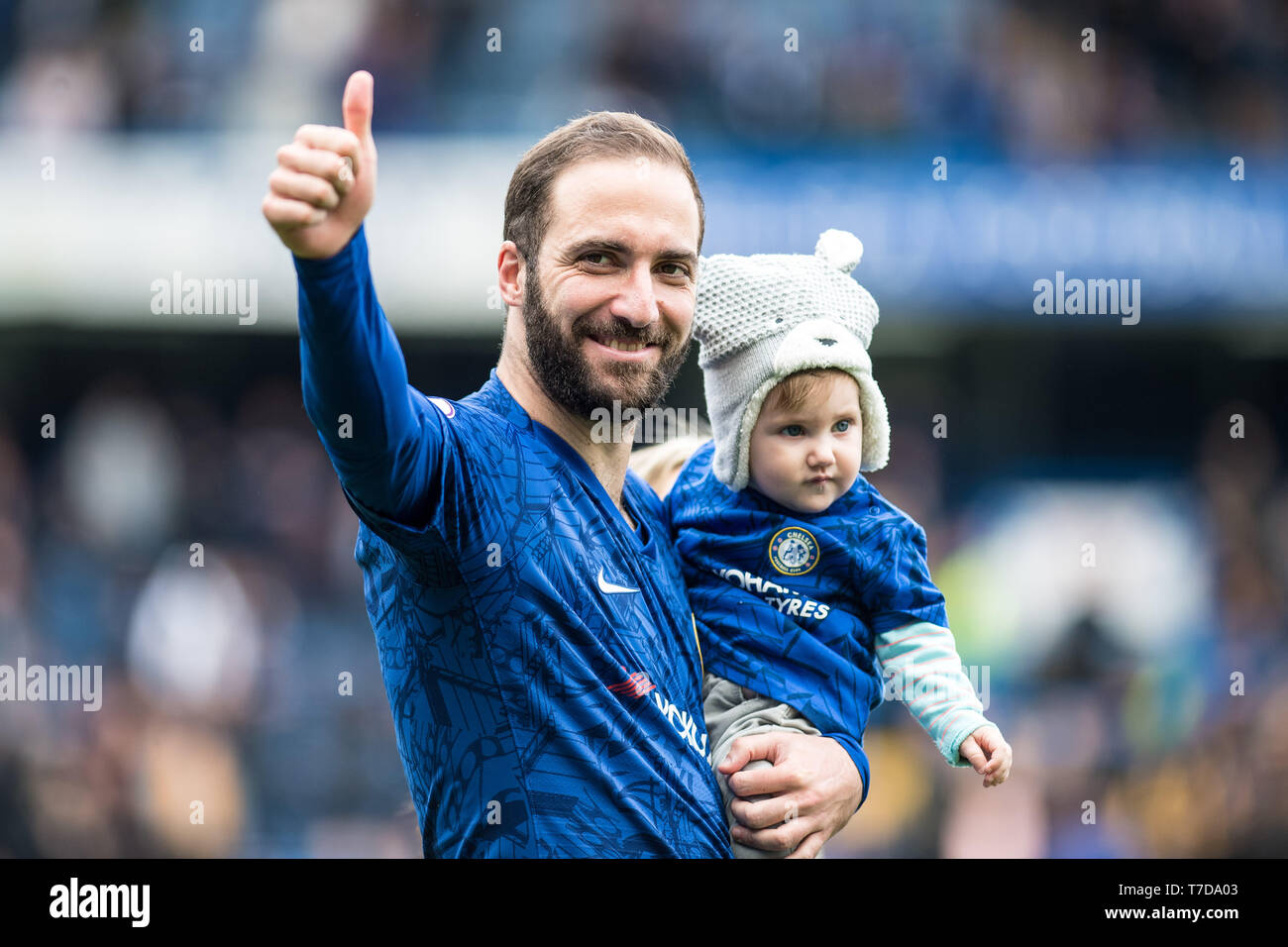 LONDON, ENGLAND - MAY 05: Gonzalo Higuaín of Chelsea FC lap of honour ...