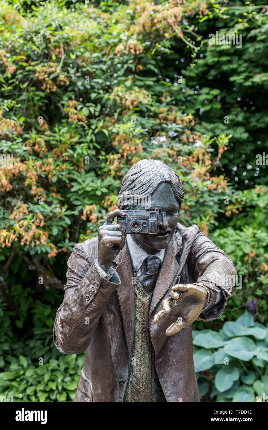 Statue photographer queen elizabeth park british columbia hi-res stock ...