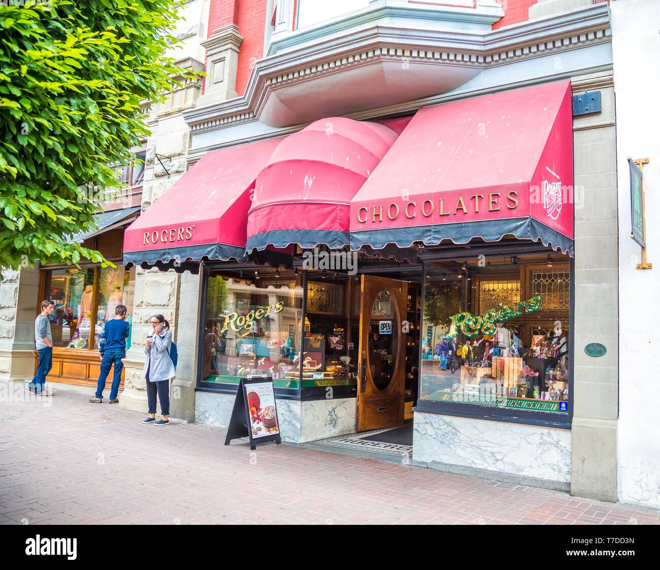 British chocolate store hi-res stock photography and images - Alamy