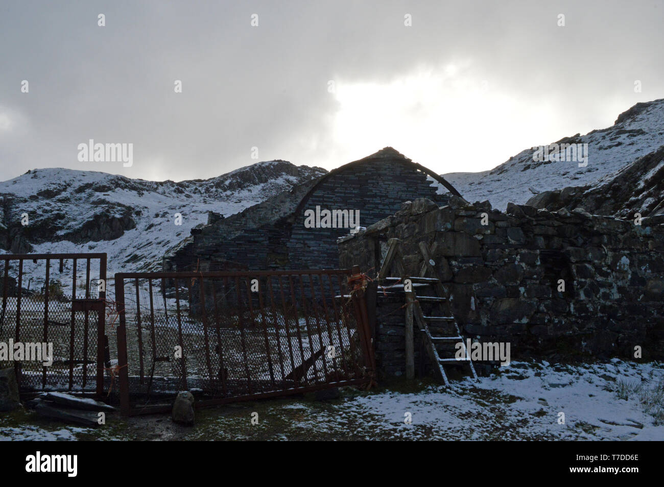 Moelwyn quarry hi-res stock photography and images - Alamy