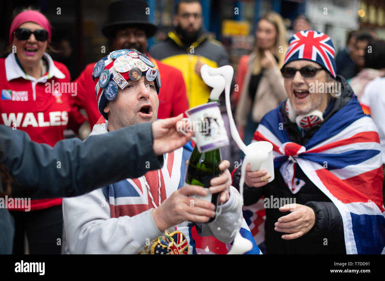 Royal fans hi-res stock photography and images - Alamy