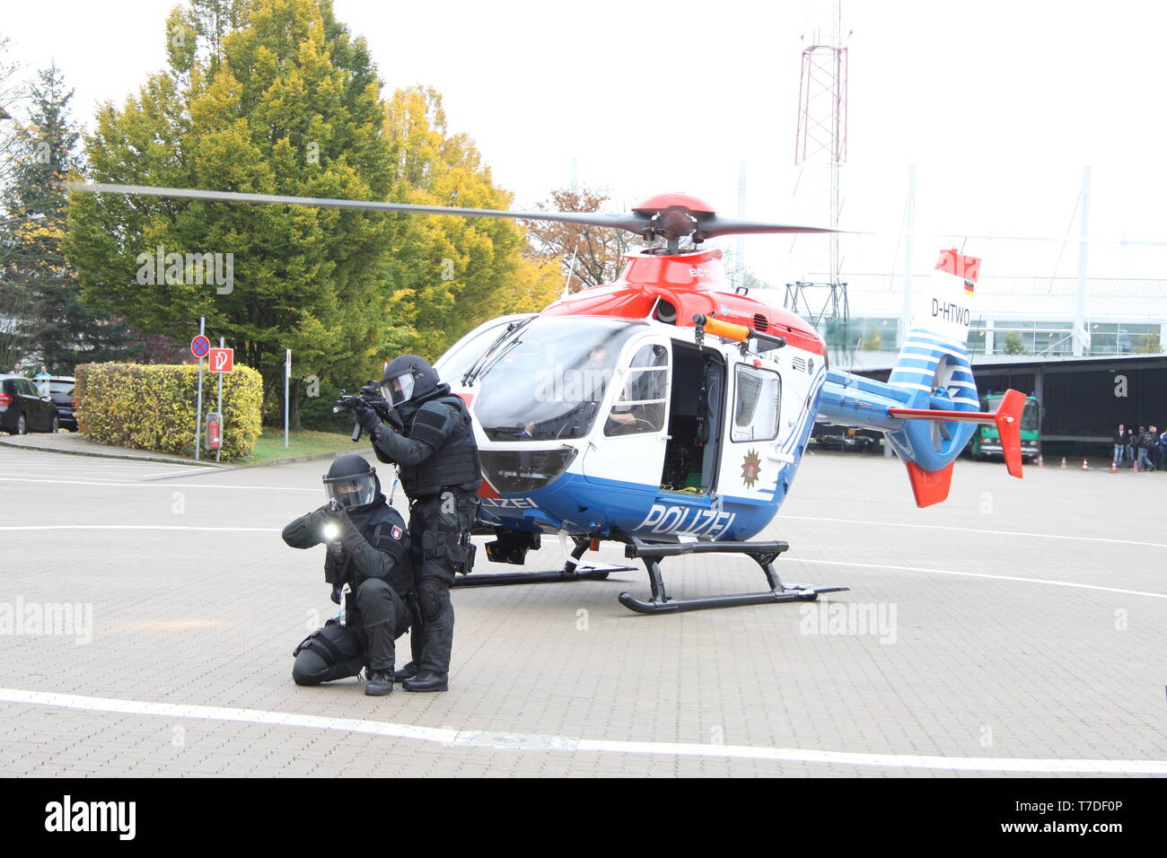 Einsatzkommando hi-res stock photography and images - Alamy