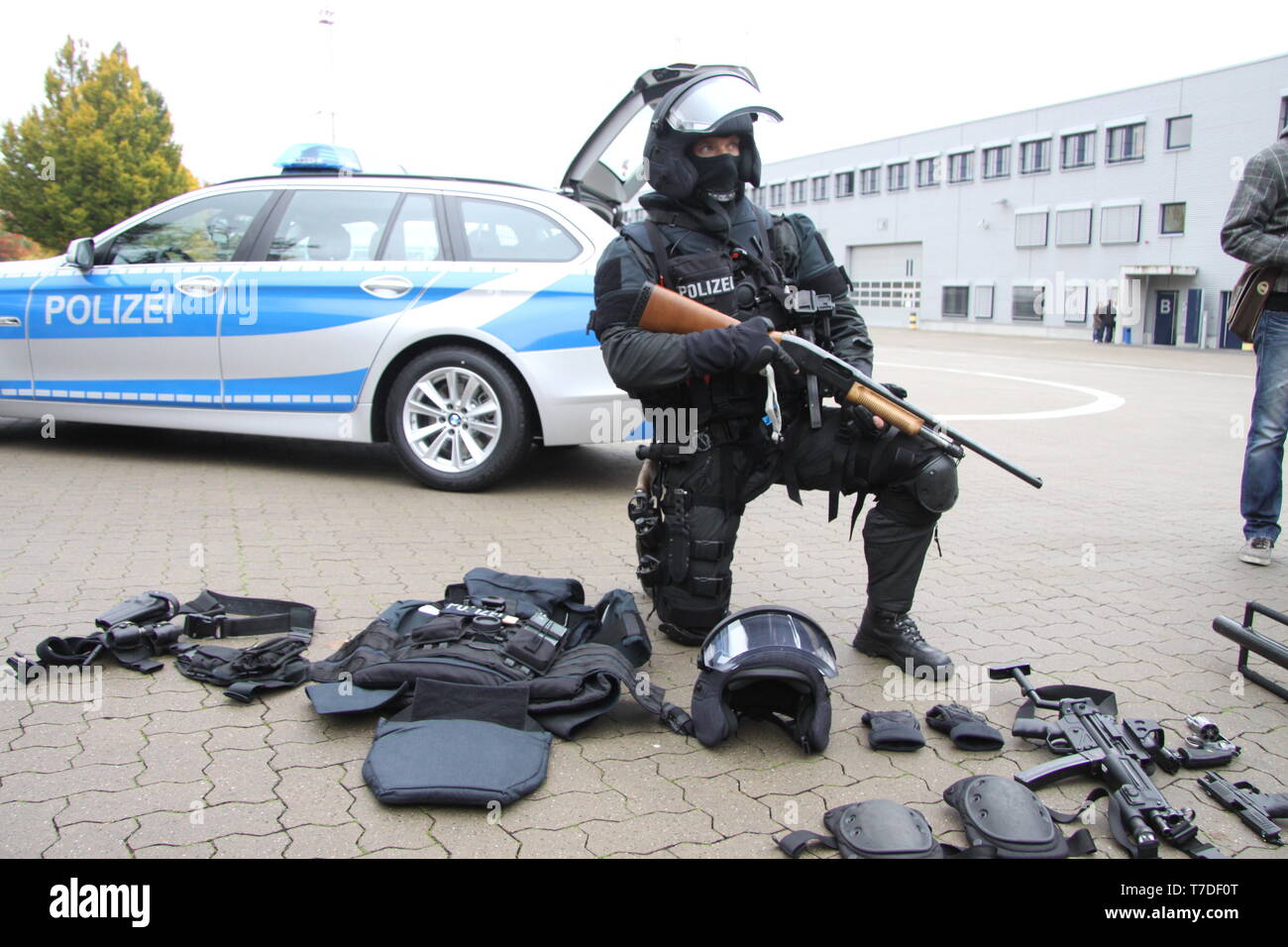 Einsatzkommando hi-res stock photography and images - Alamy