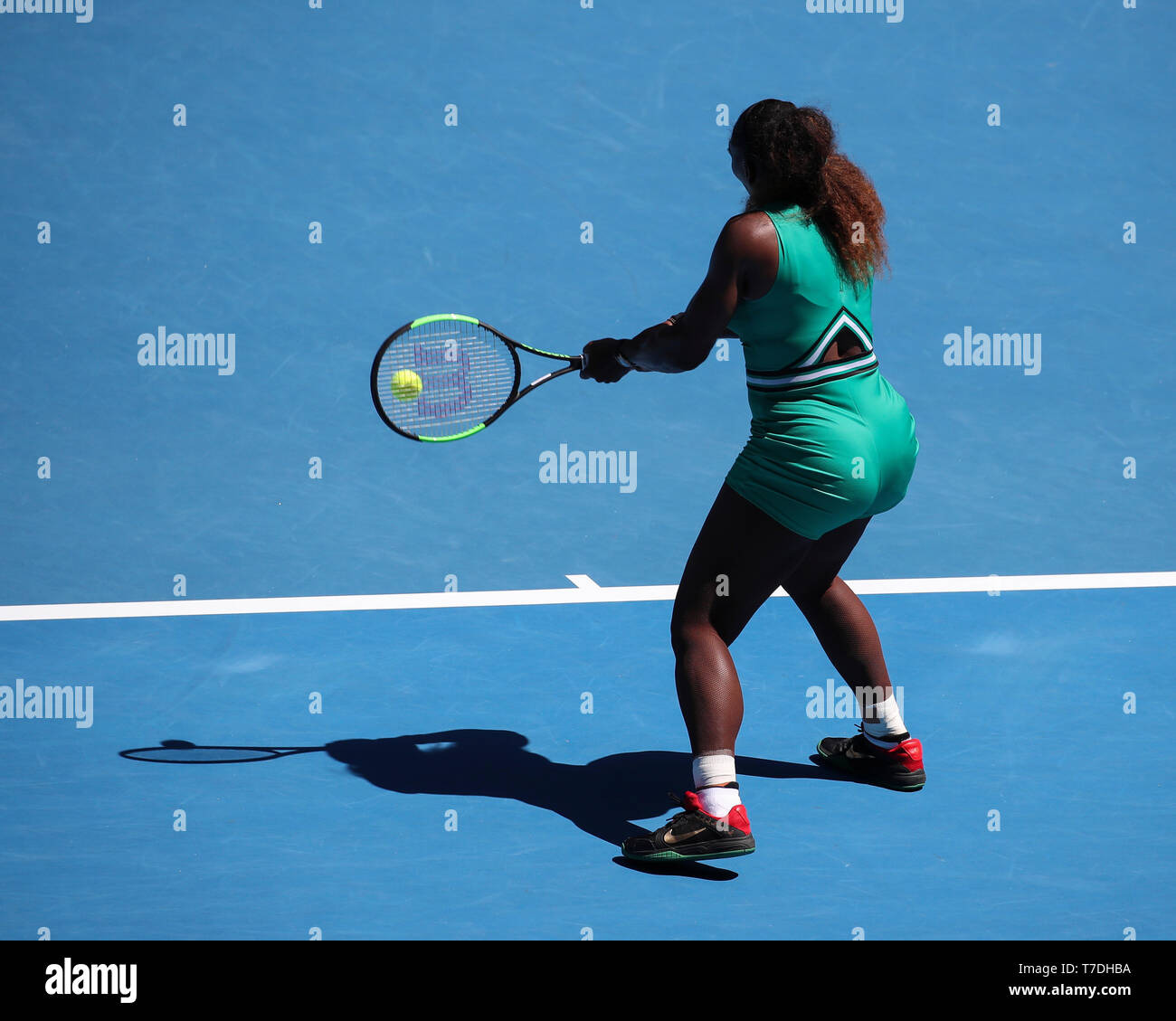 Female tennis player rear view hi-res stock photography and images - Alamy