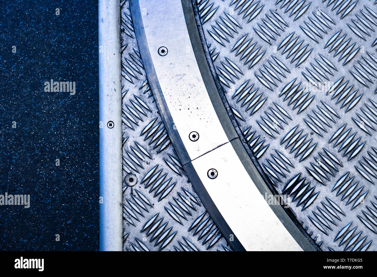 Old arch with steel pattern hi-res stock photography and images - Alamy