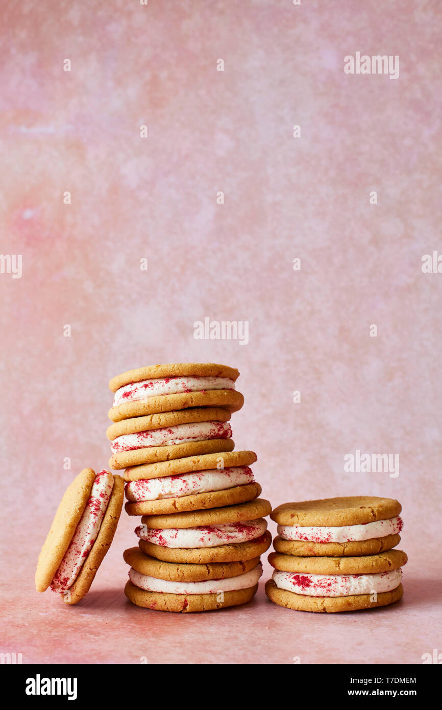 Orange and Raspberry Shortbread sandwich biscuits Stock Photo - Alamy