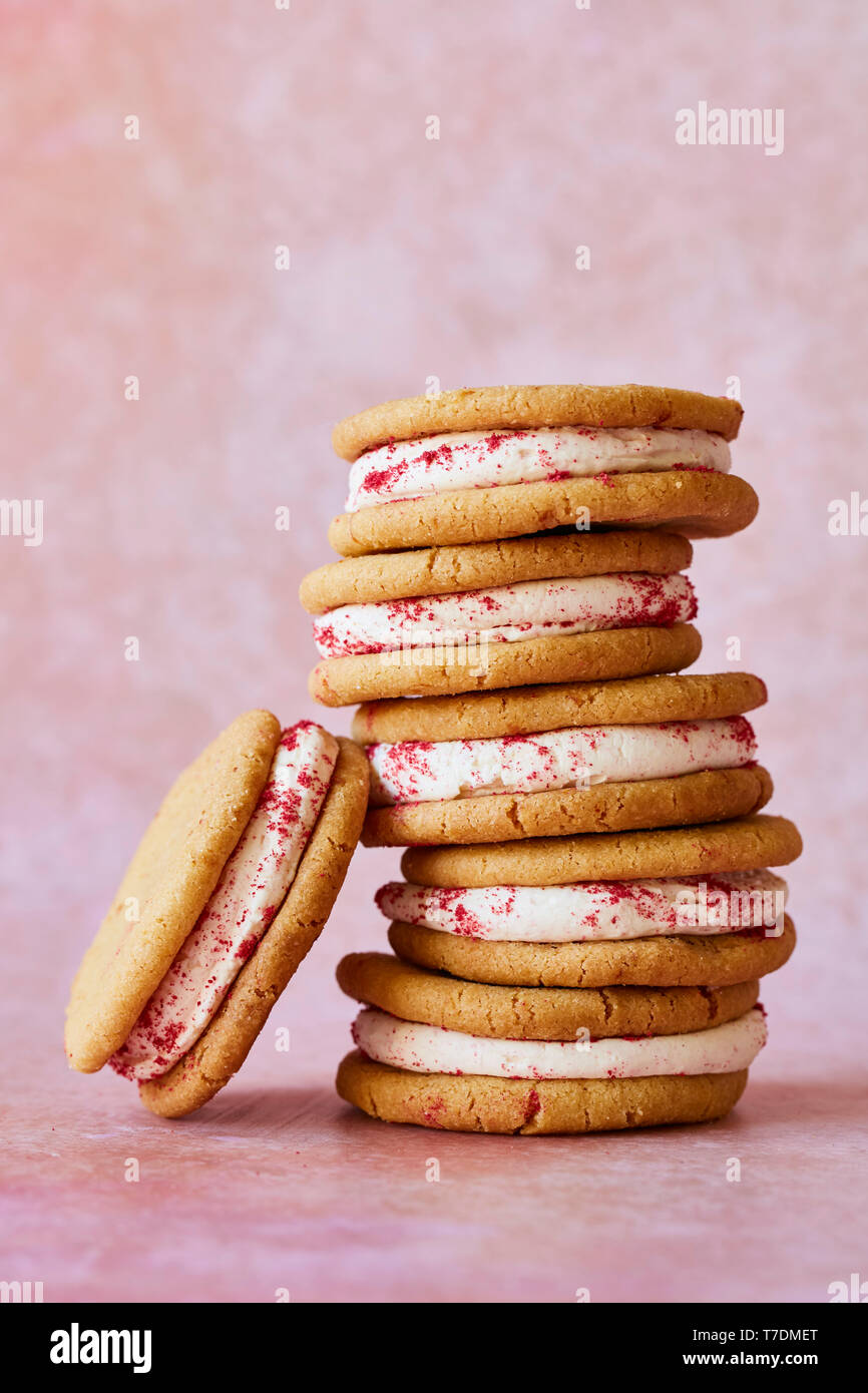 Orange and Raspberry Shortbread sandwich biscuits Stock Photo - Alamy