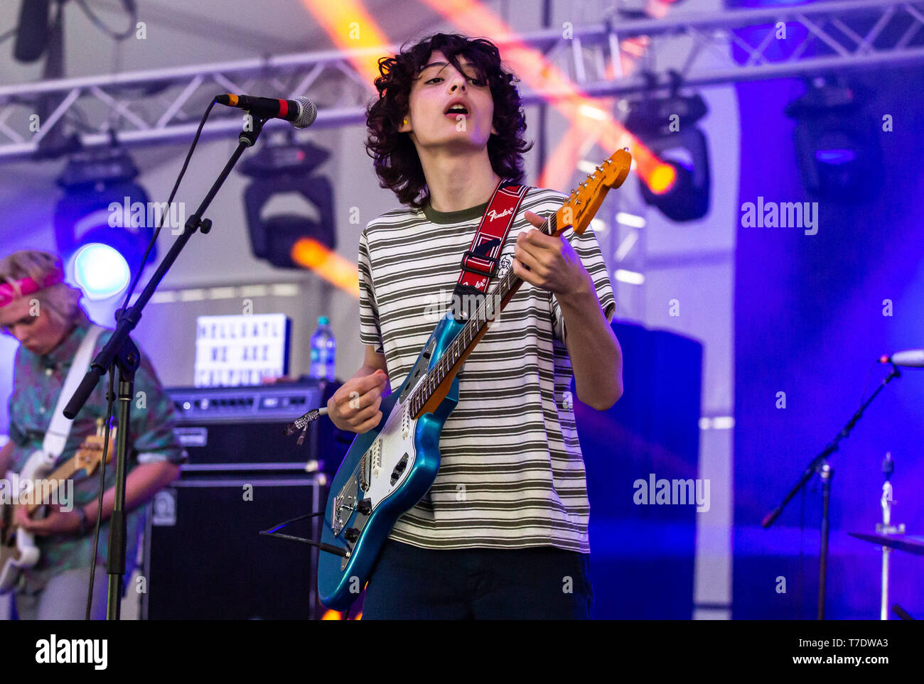 Calpurnia finn wolfhard hi-res stock photography and images - Alamy