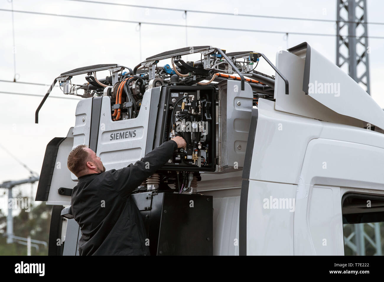 Darmstadt, Germany. 07th May, 2019. A technician is driving the current ...