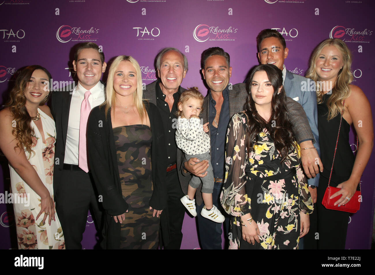 LOS ANGELES, CA - MAY 6: Kyle Stefanski, Julie Barzman, Family, at ...