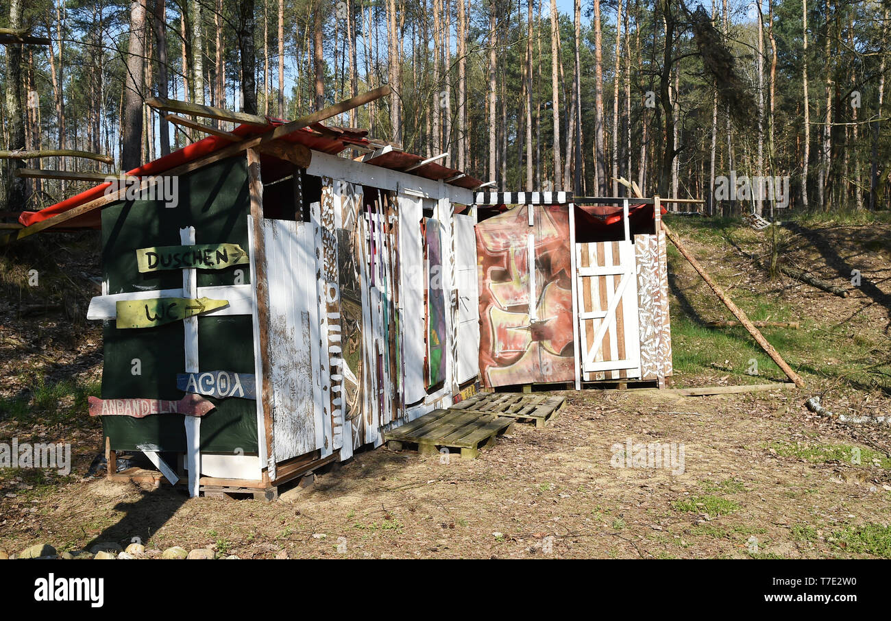 Bunker toilet hi-res stock photography and images - Alamy