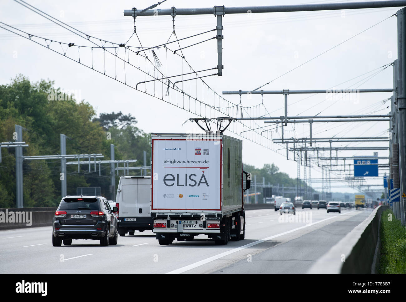 Darmstadt, Germany. 07th May, 2019. A Scania R450 Hybrid tractor (M) is ...
