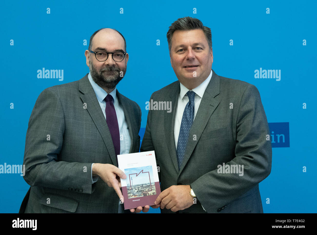 Berlin, Germany. 07th May, 2019. Andreas Geisel (SPD, r), Senator of ...