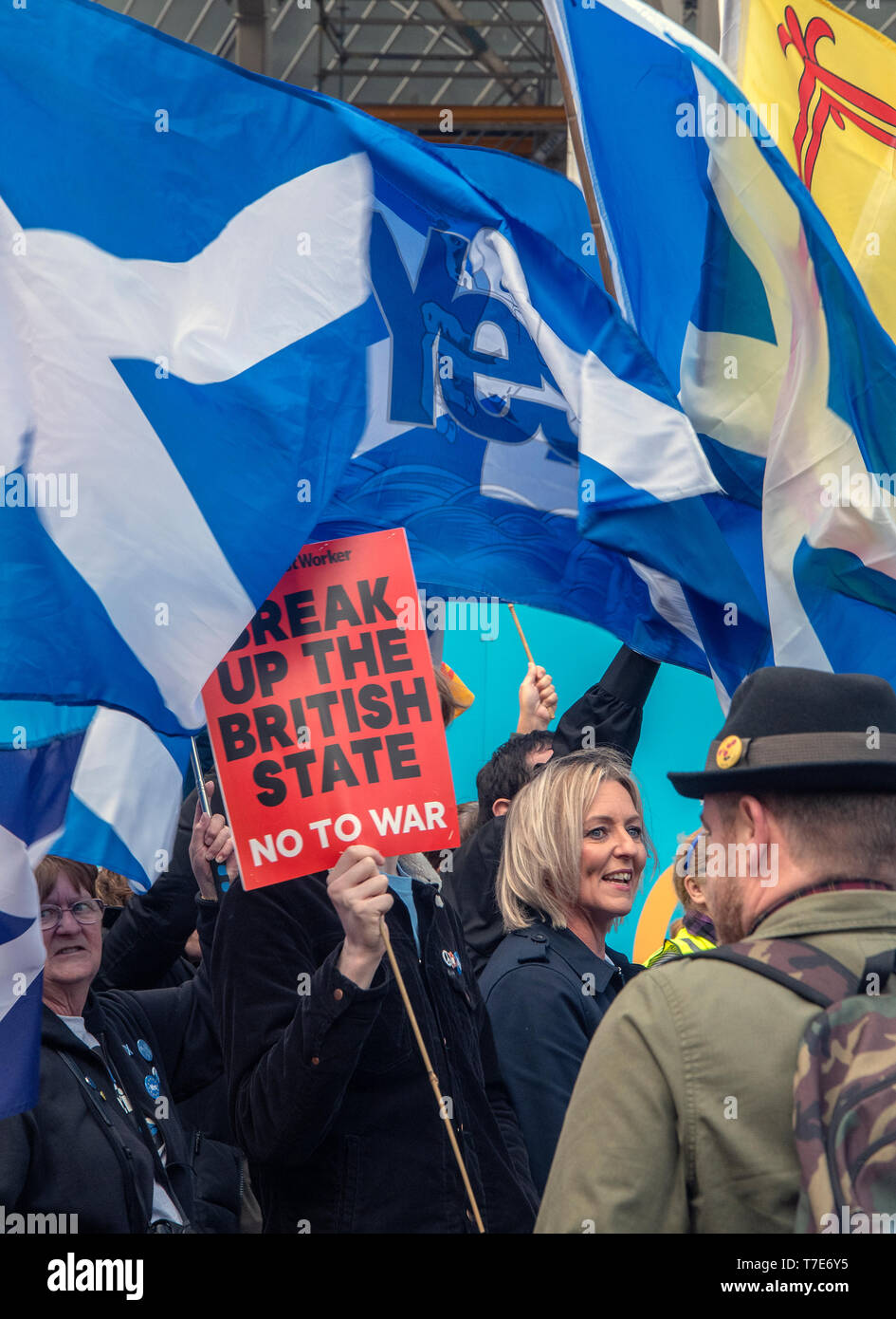 GLASGOW, SCOTLAND - 4th MAY 2019: Unionist protesters and the Scottish ...