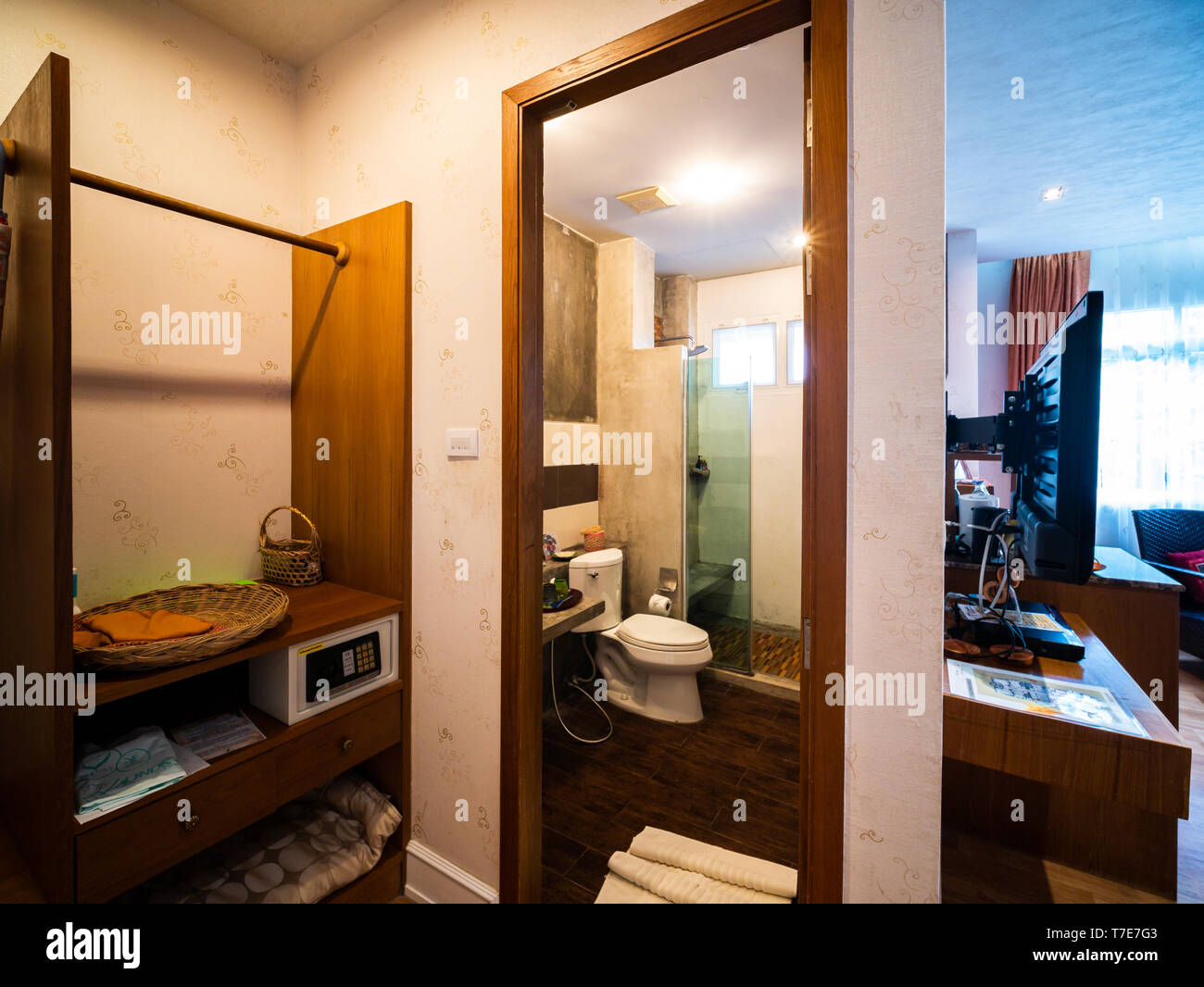 Hotel room accessory hi-res stock photography and images - Alamy