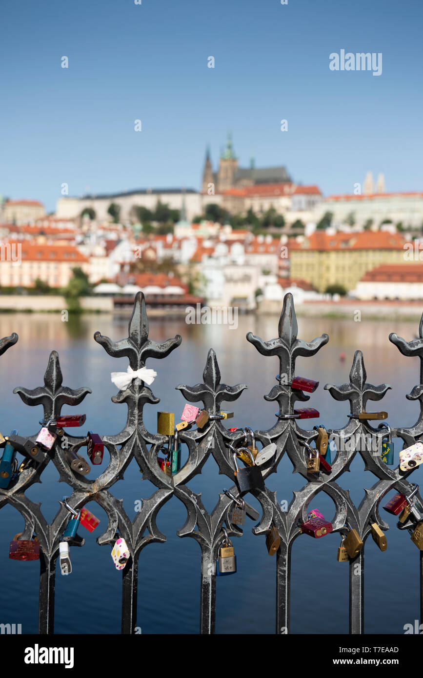 Ironwork railing hi-res stock photography and images - Alamy