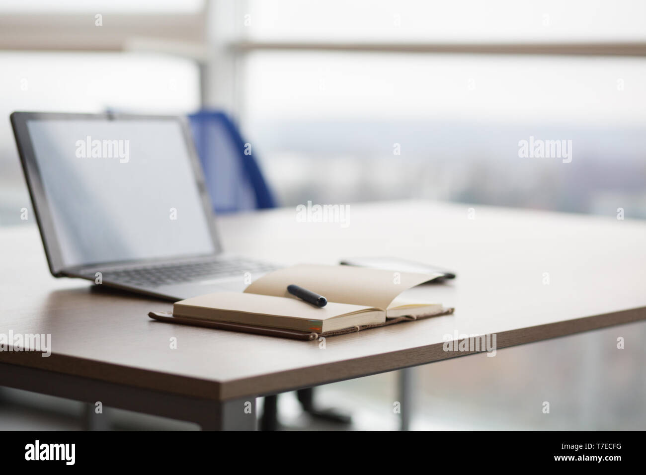 Desk and window hi-res stock photography and images - Alamy