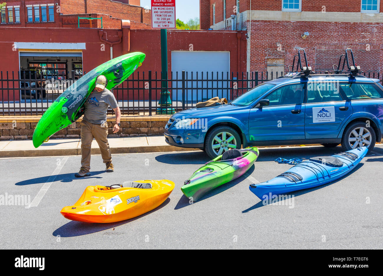 Kayak kayaks hi-res stock photography and images - Alamy