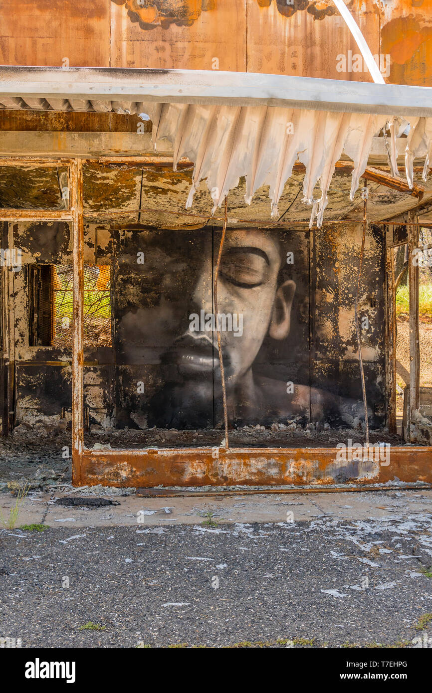 Gutted building structure hi-res stock photography and images - Alamy