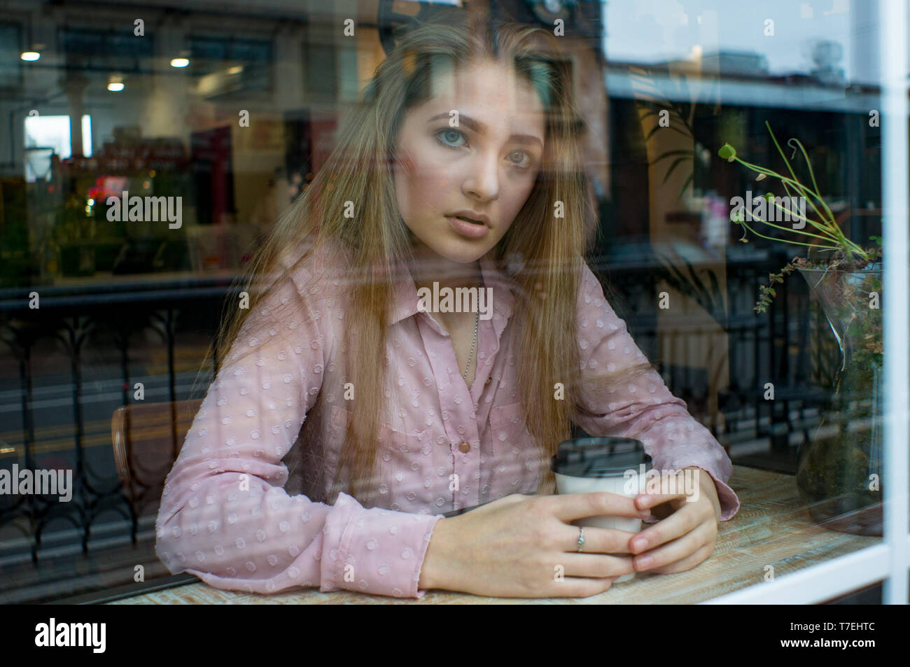 Teen girl coffee shop hi-res stock photography and images - Alamy