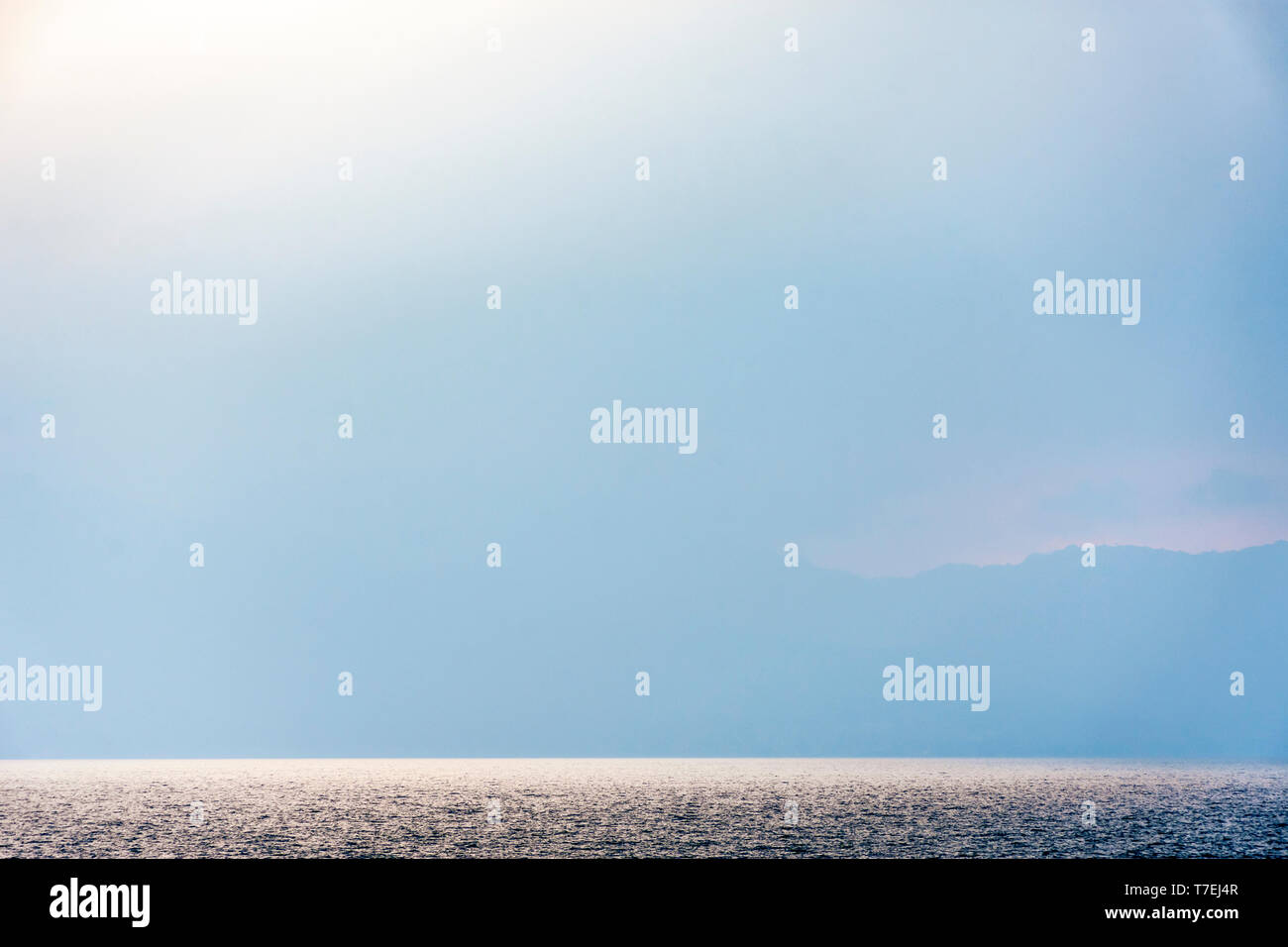 Sunlight glistens on water hi-res stock photography and images - Alamy