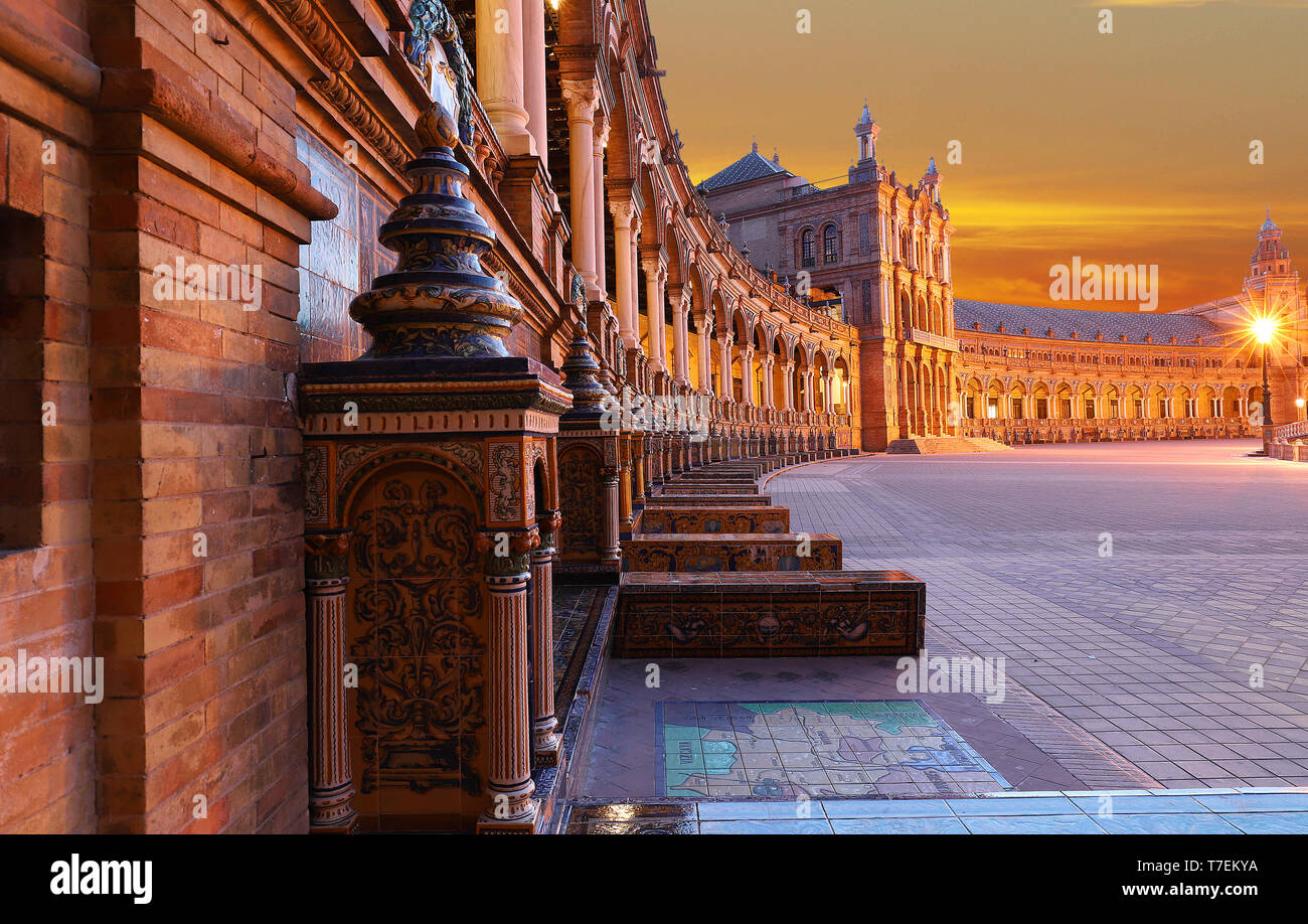 Spain Square-Plaza de Espana at sunrise, Public Maria Luisa Park ...
