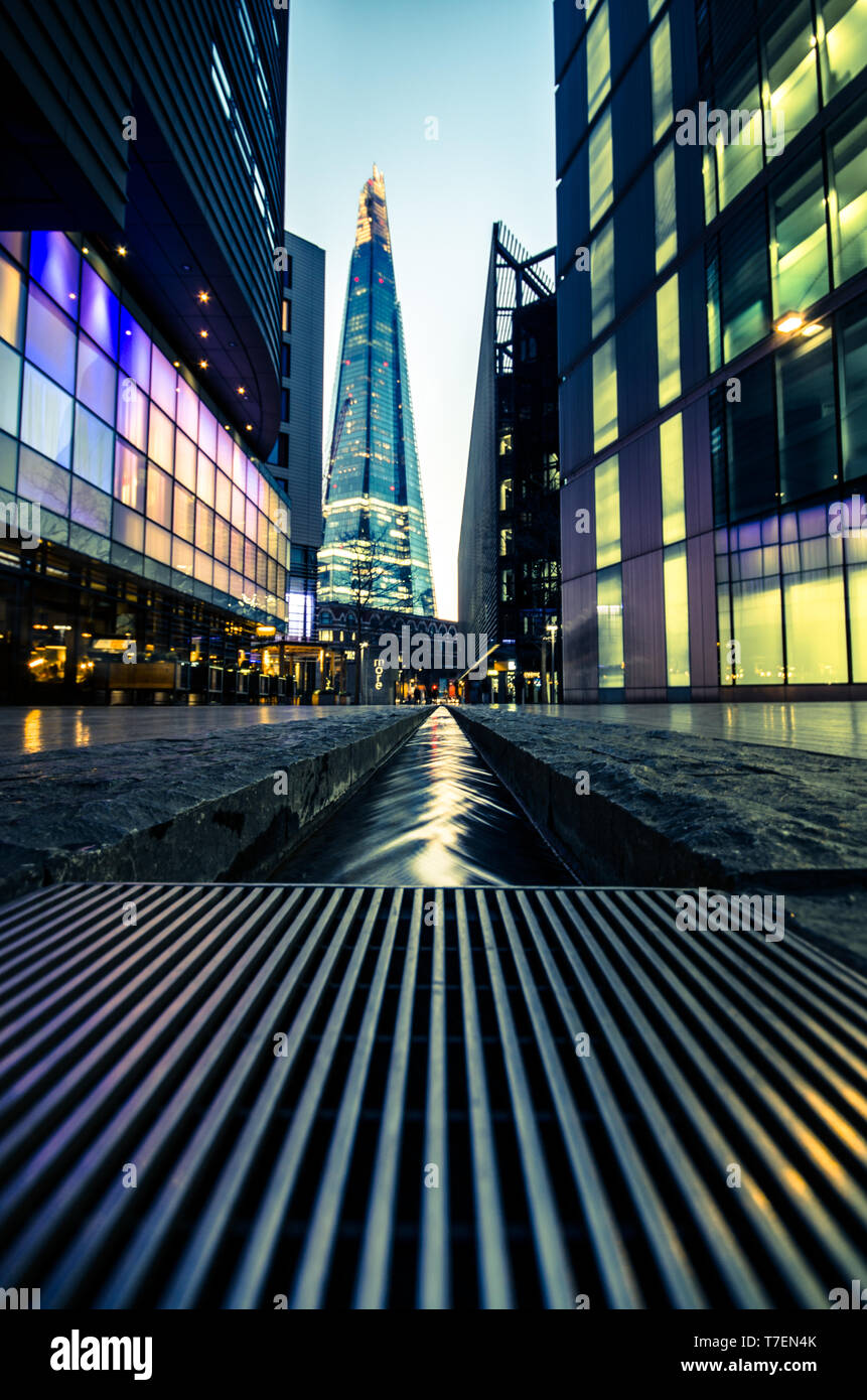 Central perspective uk hi-res stock photography and images - Alamy