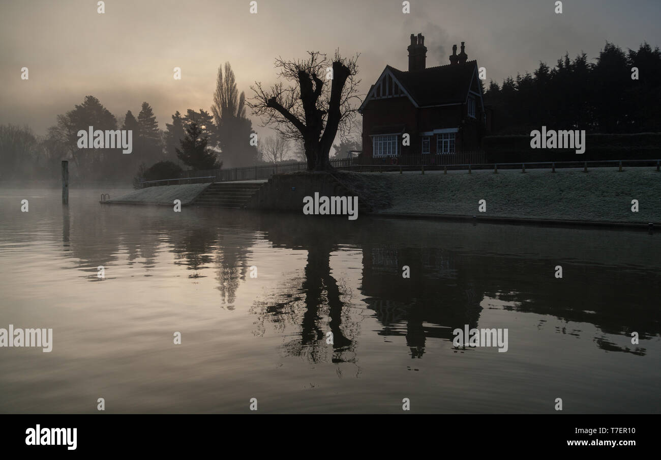 Shepperton High Resolution Stock Photography and Images - Alamy