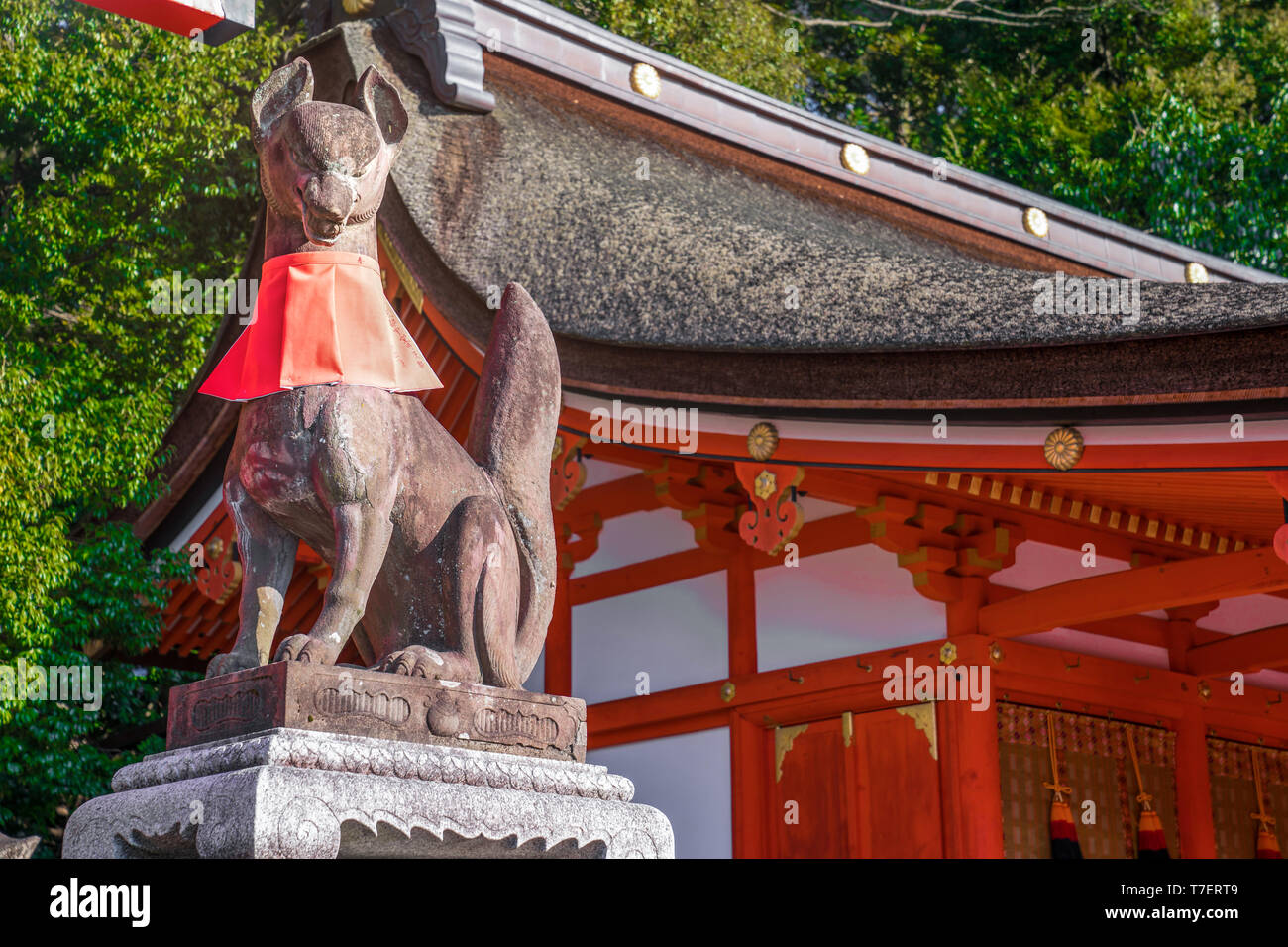 big fox stone statue on the stage inside Fushimi Inari Shrine (Fushimi ...