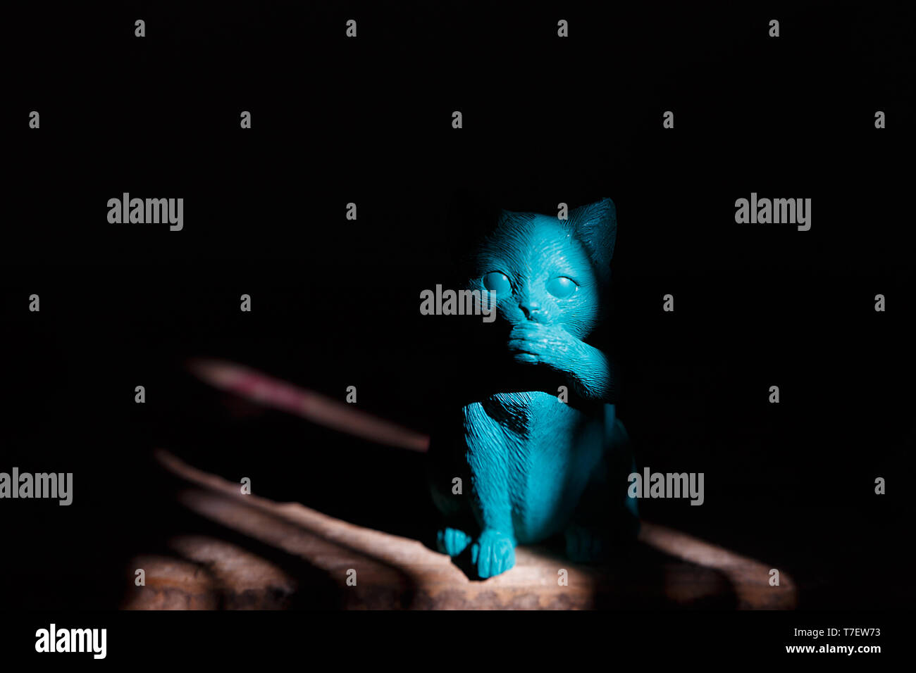 the mute cat Stock Photo - Alamy