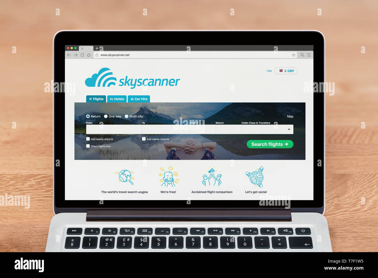 Sky scanner app hi-res stock photography and images - Alamy