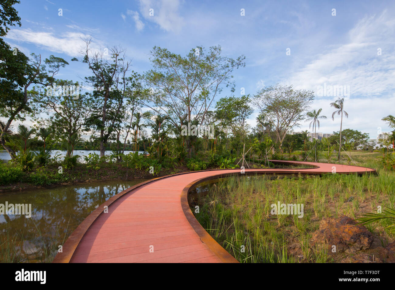 Suited along the edge of Jurong Lake, Rasau Walk meanders through ...