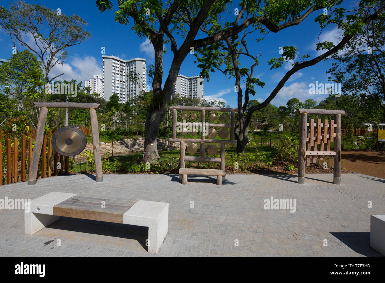 Musical bench hi-res stock photography and images - Alamy
