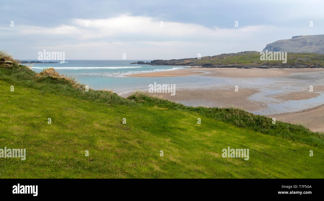 Glen Bay Beach, a small bay west of Glencolumbkille. on the Wild ...