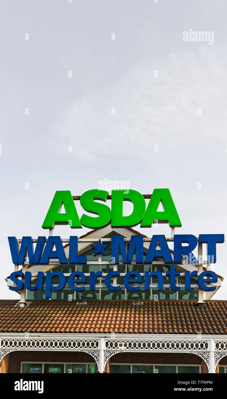 Walmart uk hi-res stock photography and images - Alamy