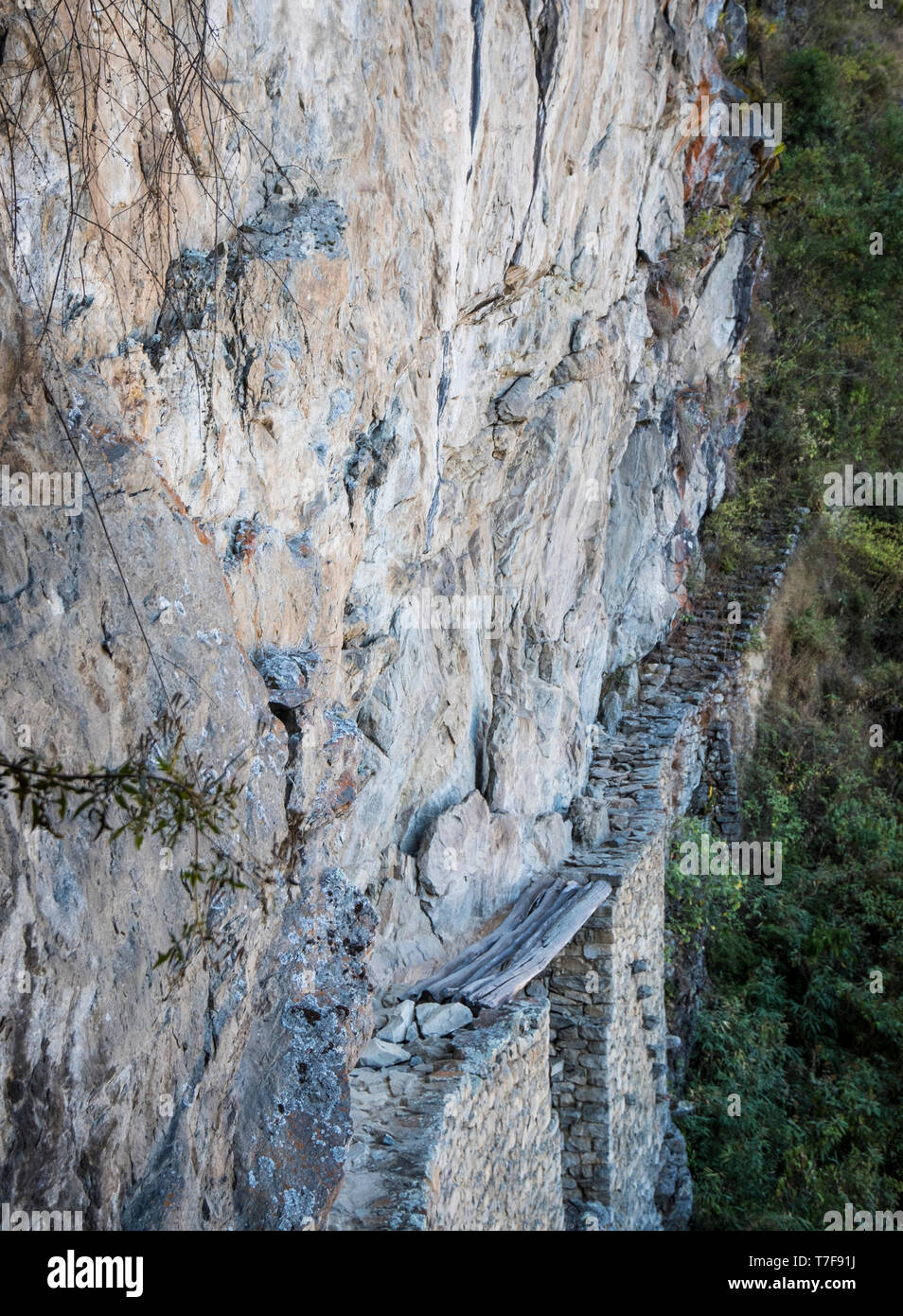 Inka bridge hi-res stock photography and images - Alamy