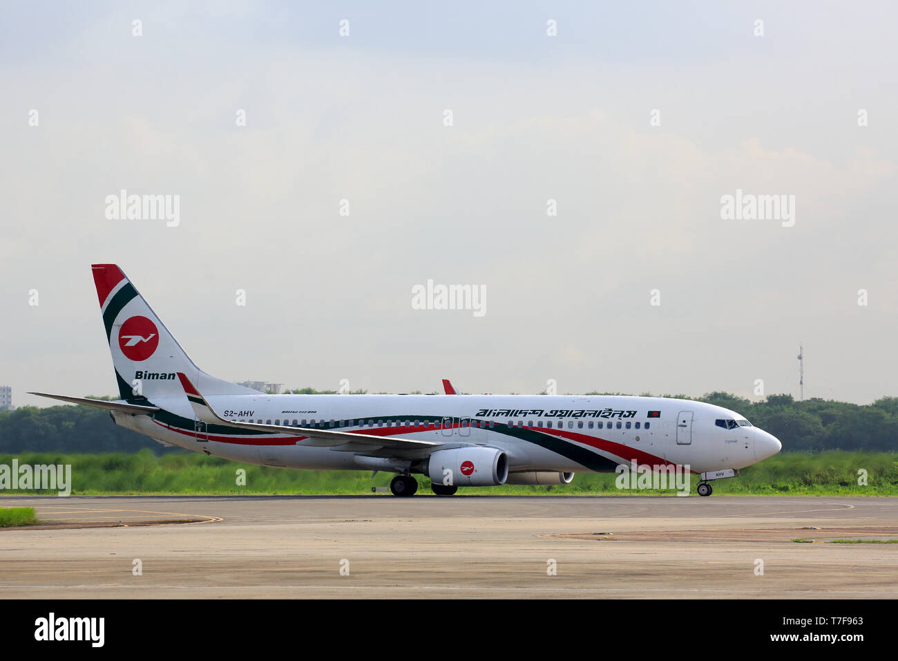 A Biman Bangladesh Airlines Boeing 737-800 aircraft at Hazrat Shahjalal ...