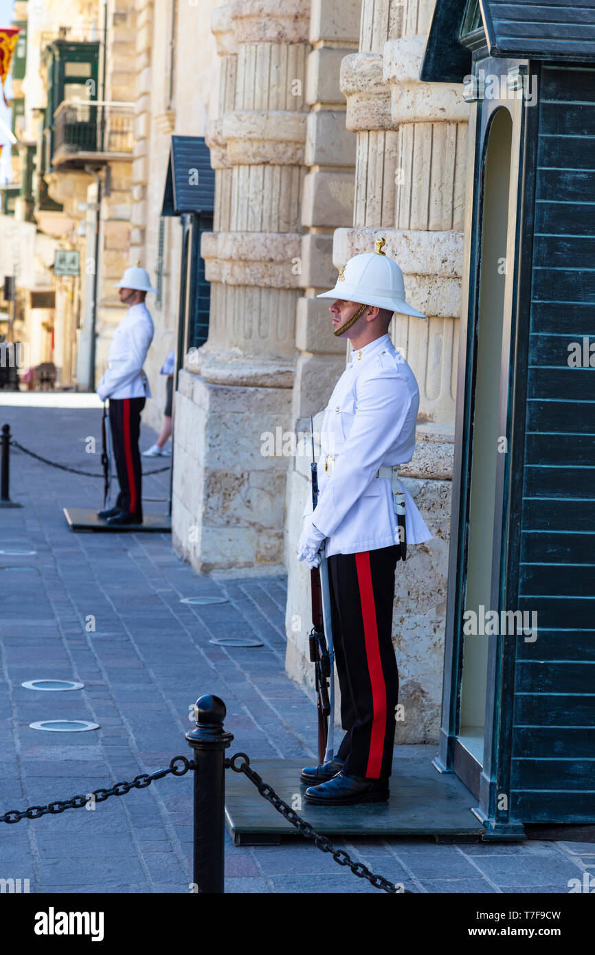 Malta, Malta, Valletta, Guards in front of Buckingham Palace Stock ...