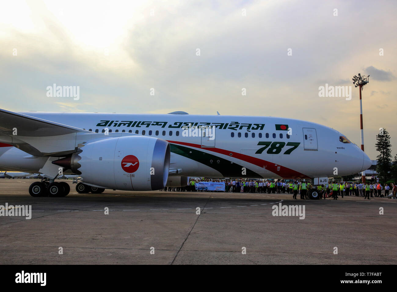 Biman Bangladesh Airlines' first Boeing 787-8 Dreamliner just after ...