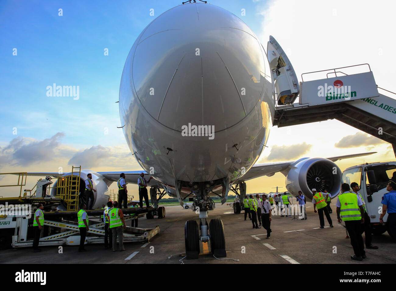 Biman Bangladesh Airlines' first Boeing 787-8 Dreamliner just after ...
