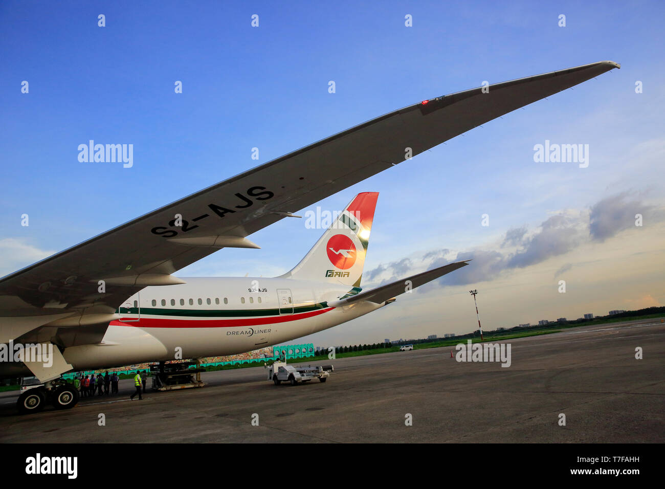 Biman Bangladesh Airlines' first Boeing 787-8 Dreamliner just after ...