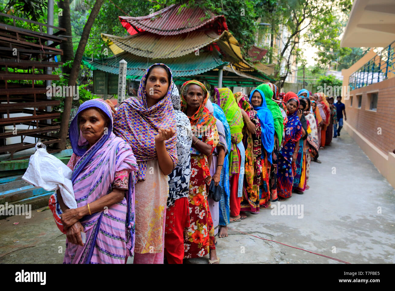 Bangladeshi muslim women hi-res stock photography and images - Alamy
