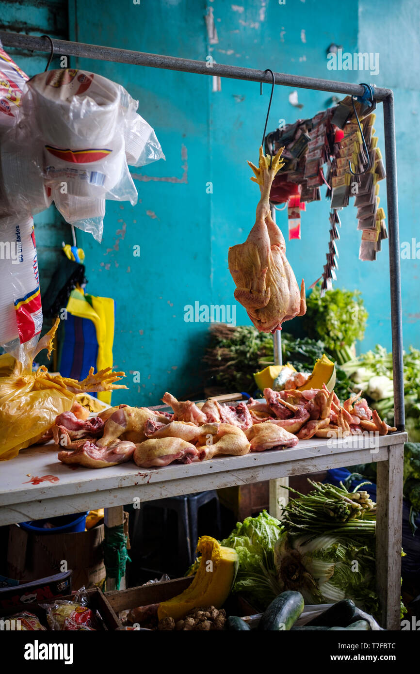 Fresh chicken at Food Market of Barranca, Peru Stock Photo - Alamy