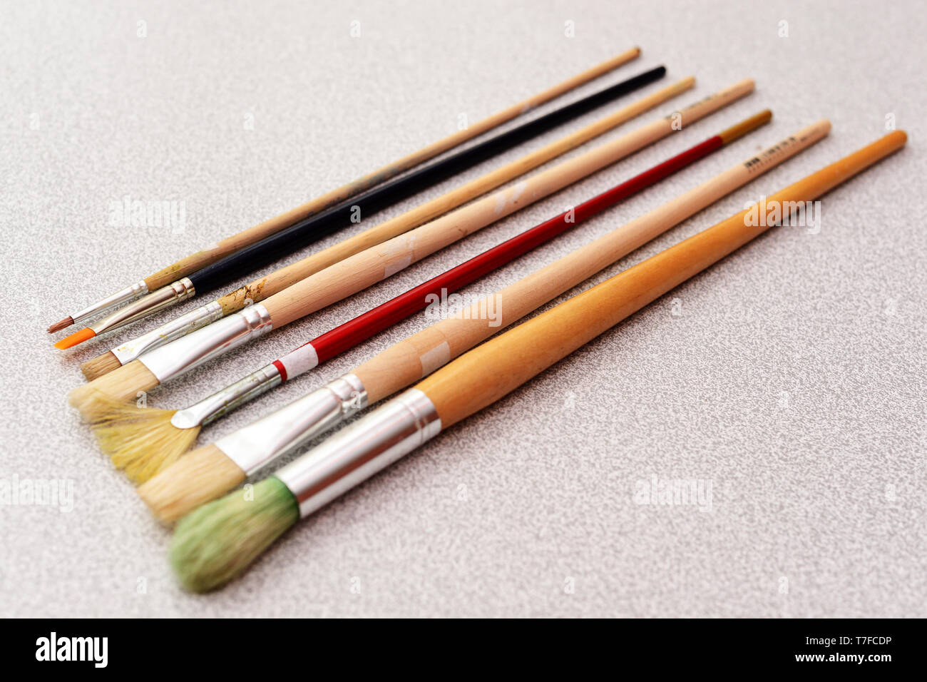 Oil paint brush hi-res stock photography and images - Alamy