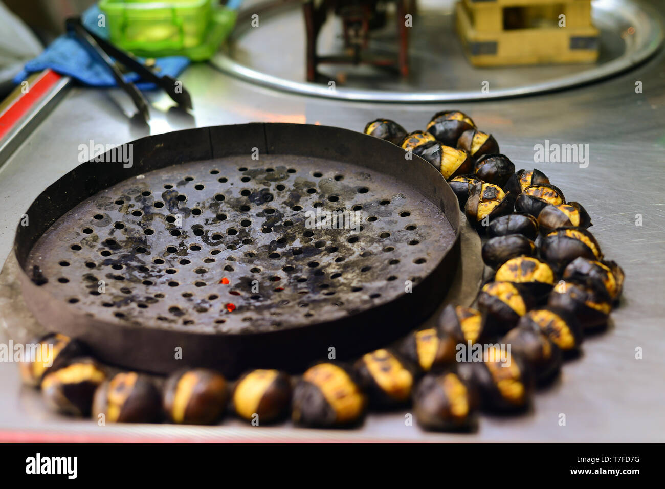 Hot chestnut stand hi-res stock photography and images - Alamy