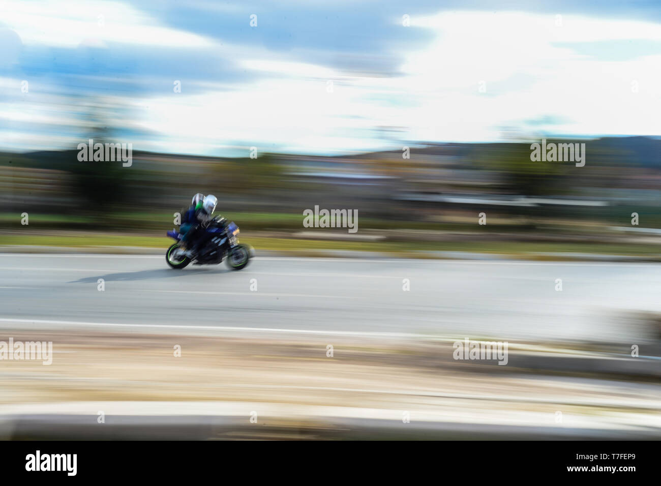 Panning motorbike hi-res stock photography and images - Alamy