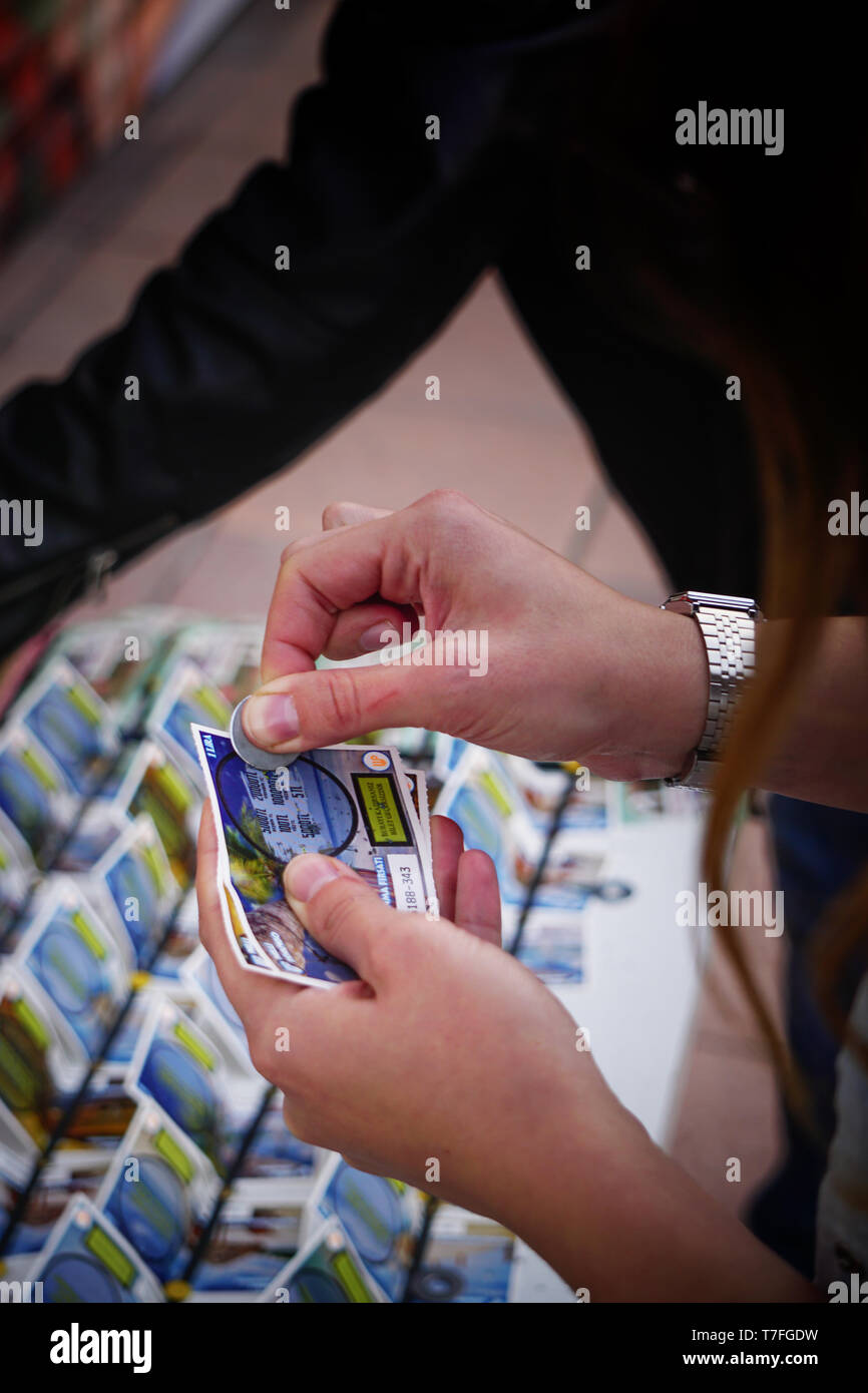 Scratch game hi-res stock photography and images - Alamy